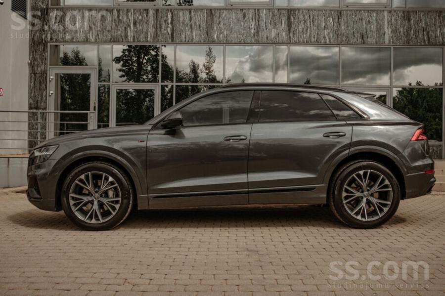 Grey Audi Q8 2019 in Riga, with an engine capacity of 3.00 L and mileage of 117 thousand km for 45000 €, photo 5 on AUTOMOTO.COM.LV
