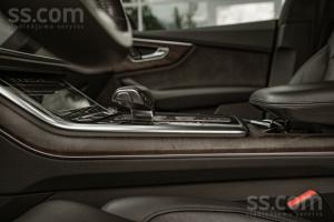 Grey Audi Q8 2019 in Riga, with an engine capacity of 3.00 L and mileage of 117 thousand km for 45000 €, photo 14 on AUTOMOTO.COM.LV