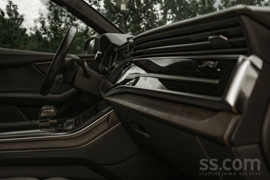 Grey Audi Q8 2019 in Riga, with an engine capacity of 3.00 L and mileage of 117 thousand km for 45000 €, photo 15 on AUTOMOTO.COM.LV