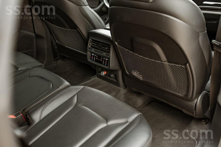 Grey Audi Q8 2019 in Riga, with an engine capacity of 3.00 L and mileage of 117 thousand km for 45000 €, photo 22 on AUTOMOTO.COM.LV