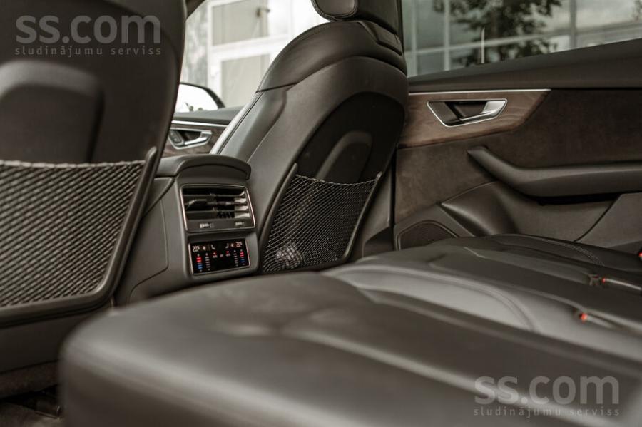 Grey Audi Q8 2019 in Riga, with an engine capacity of 3.00 L and mileage of 117 thousand km for 45000 €, photo 24 on AUTOMOTO.COM.LV