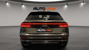 Pelēks Audi Q8 2019 Viļņa, ar dzinēja tilpumu 3.00 L un nobraukumu 179 tūkst. km par 39999 €, foto 6 vietnē AUTOMOTO.COM.LV