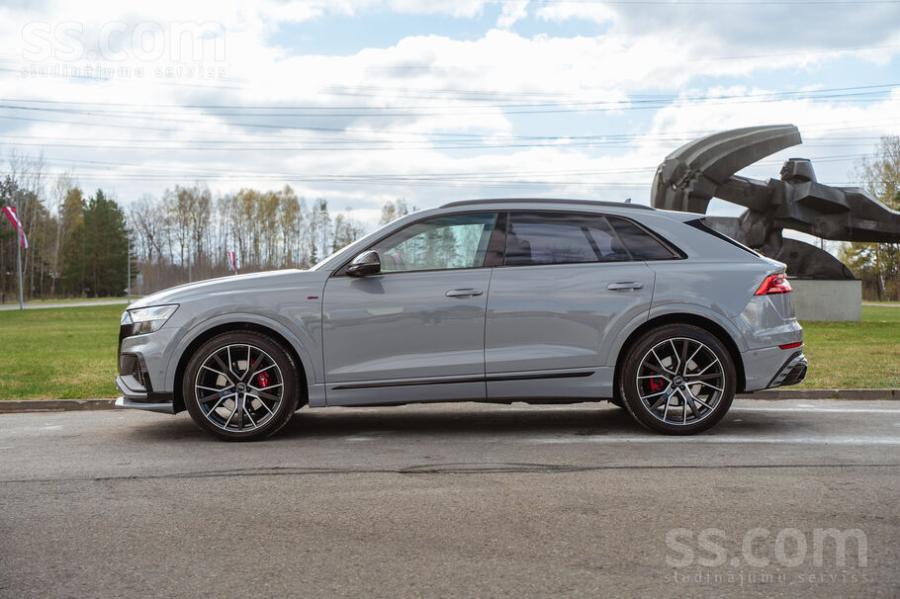 Grey Audi Q8 2019 in Riga, with an engine capacity of 3.00 L and mileage of 195 thousand km for 53500 €, photo 4 on AUTOMOTO.COM.LV