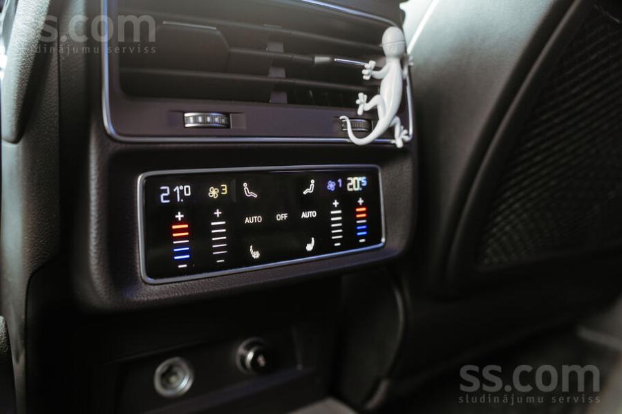 Grey Audi Q8 2019 in Riga, with an engine capacity of 3.00 L and mileage of 195 thousand km for 53500 €, photo 10 on AUTOMOTO.COM.LV