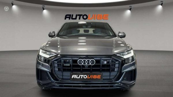 Grey Audi Q8 2019 in Vilnius, with an engine capacity of 3.00 L and mileage of 179 thousand km for 36666 €, photo 2 on AUTOMOTO.COM.LV