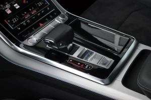 Серый Ауди Q8 2019 в Вильнюс, объемом двигателя 2.97 л и пробегом 120 тыс. км за 47000 €, фото 52 на AUTOMOTO.COM.LV
