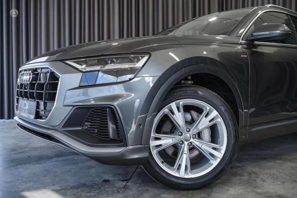 Grey Audi Q8 2019 in Marijampole, with an engine capacity of 3.00 L and mileage of 61 thousand km for 40950 €, photo 7 on AUTOMOTO.COM.LV