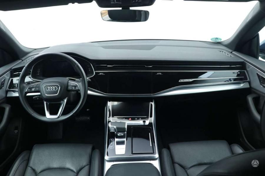 Grey Audi Q8 2020 in Vilnius, with an engine capacity of 3.00 L and mileage of 70 thousand km for 51900 €, photo 25 on AUTOMOTO.COM.LV