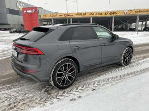 Grey Audi Q8 2020 in Vilnius, with an engine capacity of 3.00 L and mileage of 74 thousand km for 45000 €, photo 4 on AUTOMOTO.COM.LV
