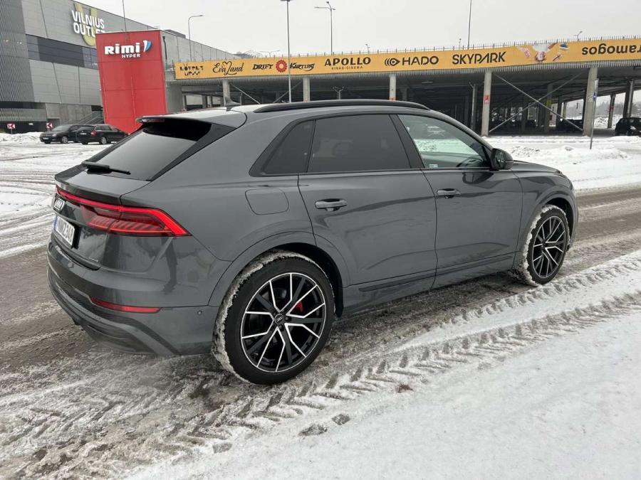 Grey Audi Q8 2020 in Vilnius, with an engine capacity of 3.00 L and mileage of 74 thousand km for 45000 €, photo 4 on AUTOMOTO.COM.LV