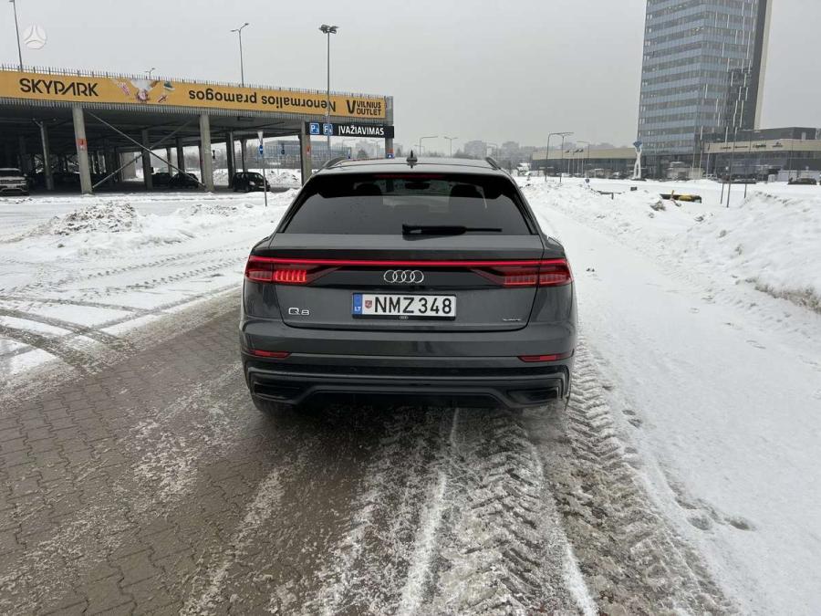Grey Audi Q8 2020 in Vilnius, with an engine capacity of 3.00 L and mileage of 74 thousand km for 45000 €, photo 8 on AUTOMOTO.COM.LV