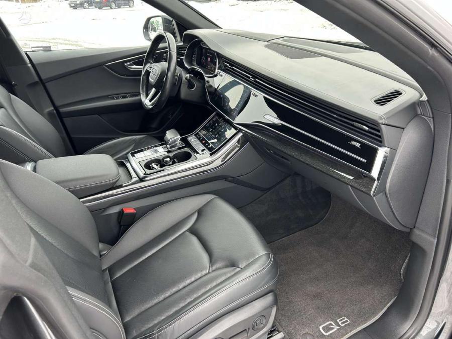 Grey Audi Q8 2020 in Vilnius, with an engine capacity of 3.00 L and mileage of 74 thousand km for 45000 €, photo 17 on AUTOMOTO.COM.LV