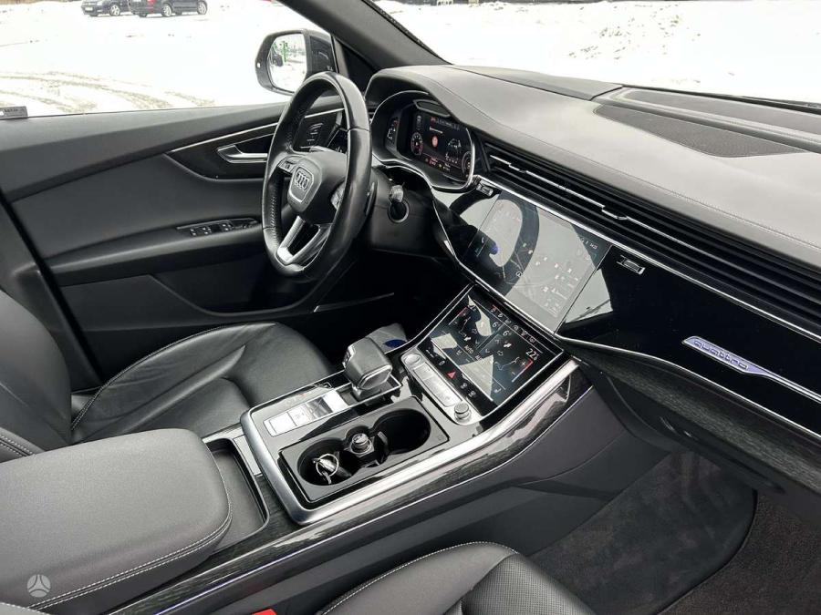 Grey Audi Q8 2020 in Vilnius, with an engine capacity of 3.00 L and mileage of 74 thousand km for 45000 €, photo 18 on AUTOMOTO.COM.LV