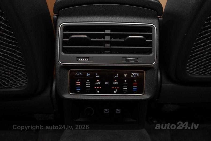 Grey Audi Q8 2020 in Riga, with an engine capacity of 3.00 L and mileage of 108 thousand km for 52490 €, photo 15 on AUTOMOTO.COM.LV