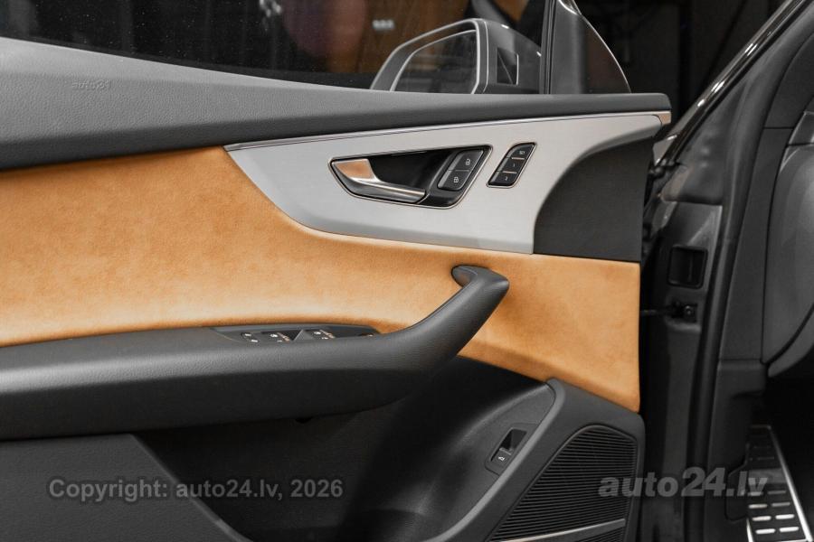Grey Audi Q8 2020 in Riga, with an engine capacity of 3.00 L and mileage of 108 thousand km for 52490 €, photo 16 on AUTOMOTO.COM.LV