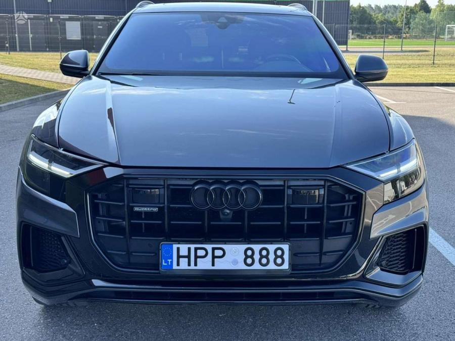 Pelēks Audi Q8 2020 Prienai, ar dzinēja tilpumu 3.00 L un nobraukumu 134 tūkst. km par 38399 €, foto 1 vietnē AUTOMOTO.COM.LV