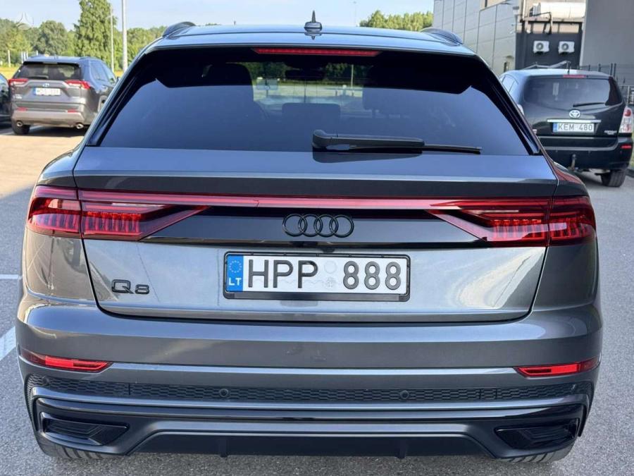 Pelēks Audi Q8 2020 Prienai, ar dzinēja tilpumu 3.00 L un nobraukumu 134 tūkst. km par 38399 €, foto 4 vietnē AUTOMOTO.COM.LV