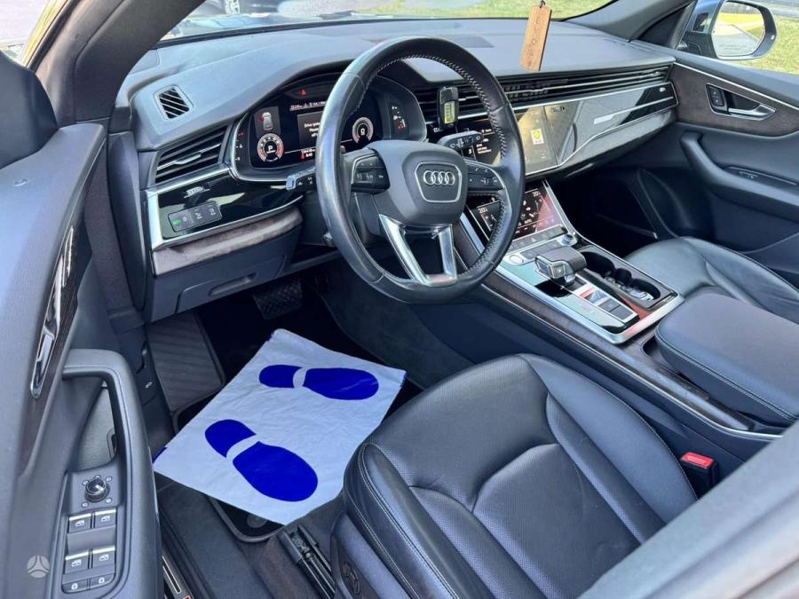 Pelēks Audi Q8 2020 Prienai, ar dzinēja tilpumu 3.00 L un nobraukumu 134 tūkst. km par 38399 €, foto 7 vietnē AUTOMOTO.COM.LV
