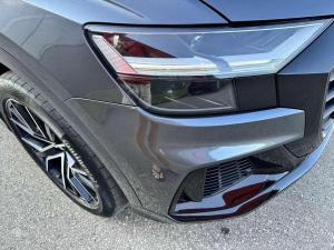 Pelēks Audi Q8 2020 Prienai, ar dzinēja tilpumu 3.00 L un nobraukumu 134 tūkst. km par 38399 €, foto 14 vietnē AUTOMOTO.COM.LV