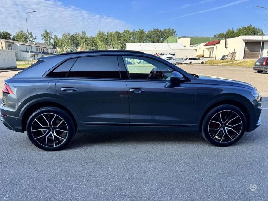 Pelēks Audi Q8 2020 Prienai, ar dzinēja tilpumu 3.00 L un nobraukumu 134 tūkst. km par 38399 €, foto 18 vietnē AUTOMOTO.COM.LV