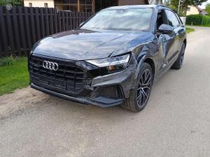 Серый Ауди Q8 2020 в Каунас, объемом двигателя 3.00 л и пробегом 49 тыс. км за 19200 €, фото 3 на AUTOMOTO.COM.LV