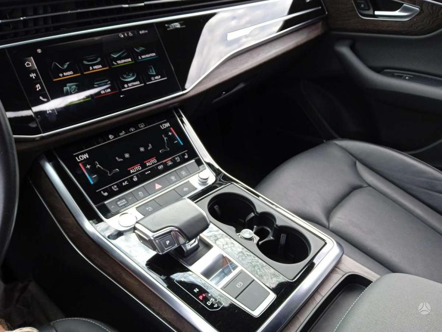 Серый Ауди Q8 2020 в Каунас, объемом двигателя 3.00 л и пробегом 49 тыс. км за 19200 €, фото 19 на AUTOMOTO.COM.LV