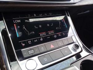 Серый Ауди Q8 2020 в Каунас, объемом двигателя 3.00 л и пробегом 49 тыс. км за 19200 €, фото 30 на AUTOMOTO.COM.LV