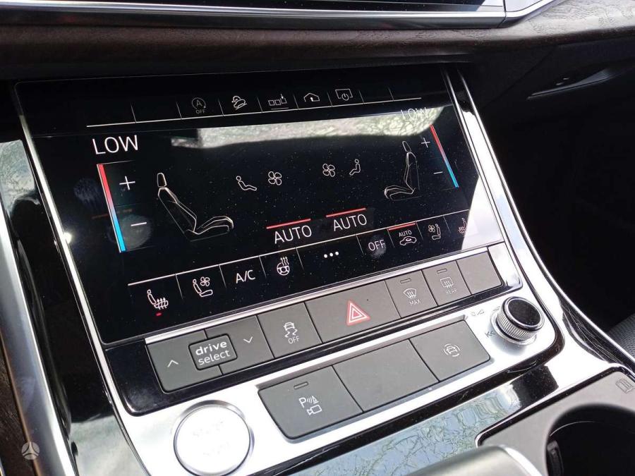 Серый Ауди Q8 2020 в Каунас, объемом двигателя 3.00 л и пробегом 49 тыс. км за 19200 €, фото 30 на AUTOMOTO.COM.LV