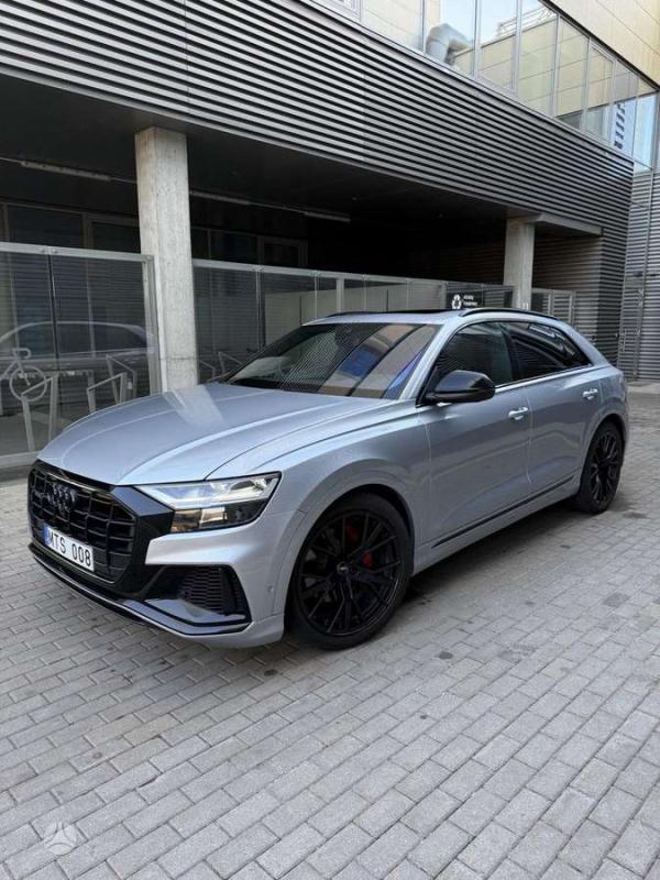 Grey Audi Q8 2020 in Vilnius, with an engine capacity of 3.00 L and mileage of 82 thousand km for 41499 €, photo 3 on AUTOMOTO.COM.LV