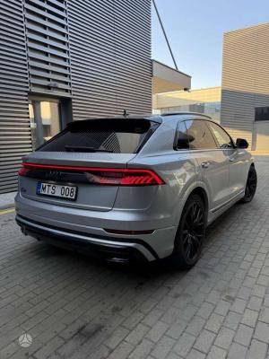 Grey Audi Q8 2020 in Vilnius, with an engine capacity of 3.00 L and mileage of 82 thousand km for 41499 €, photo 4 on AUTOMOTO.COM.LV