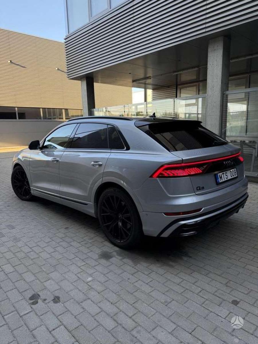 Grey Audi Q8 2020 in Vilnius, with an engine capacity of 3.00 L and mileage of 82 thousand km for 41499 €, photo 6 on AUTOMOTO.COM.LV