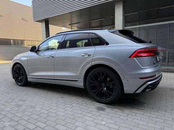 Grey Audi Q8 2020 in Vilnius, with an engine capacity of 3.00 L and mileage of 82 thousand km for 41499 €, photo 10 on AUTOMOTO.COM.LV