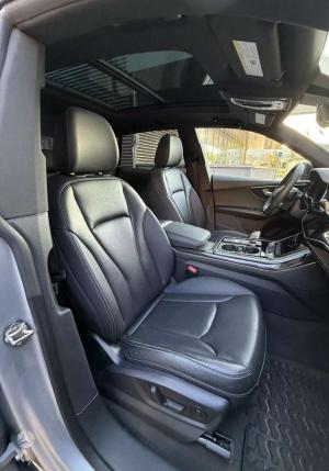 Grey Audi Q8 2020 in Vilnius, with an engine capacity of 3.00 L and mileage of 82 thousand km for 41499 €, photo 18 on AUTOMOTO.COM.LV