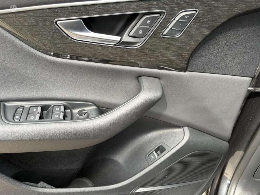 Pelēks Audi Q8 2020 Klaipėda, ar dzinēja tilpumu 3.00 L un nobraukumu 78 tūkst. km par 40900 €, foto 12 vietnē AUTOMOTO.COM.LV