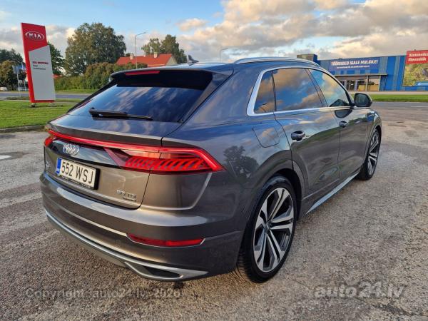 Audi Q8 2020 in Tallinn on AUTOMOTO.COM.LV Grey Audi Q8 2020 in Tallinn, with an engine capacity of 3.00 L and mileage of 147 thousand km for 41900 €, photo 3 on AUTOMOTO.COM.LV