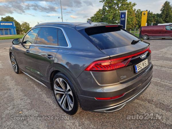 Audi Q8 2020 in Tallinn on AUTOMOTO.COM.LV Grey Audi Q8 2020 in Tallinn, with an engine capacity of 3.00 L and mileage of 147 thousand km for 41900 €, photo 5 on AUTOMOTO.COM.LV