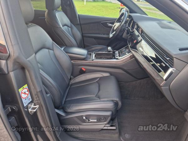 Audi Q8 2020 in Tallinn on AUTOMOTO.COM.LV Grey Audi Q8 2020 in Tallinn, with an engine capacity of 3.00 L and mileage of 147 thousand km for 41900 €, photo 10 on AUTOMOTO.COM.LV