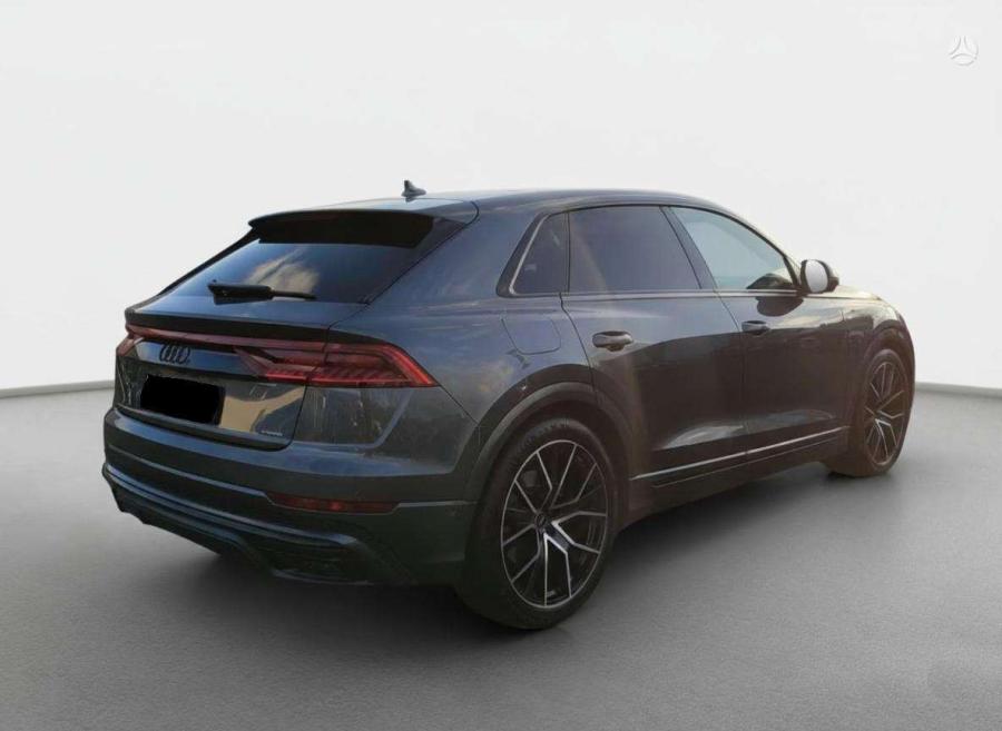 Grey Audi Q8 2021 in Vilnius, with an engine capacity of 3.00 L and mileage of 100 thousand km for 60560 €, photo 3 on AUTOMOTO.COM.LV