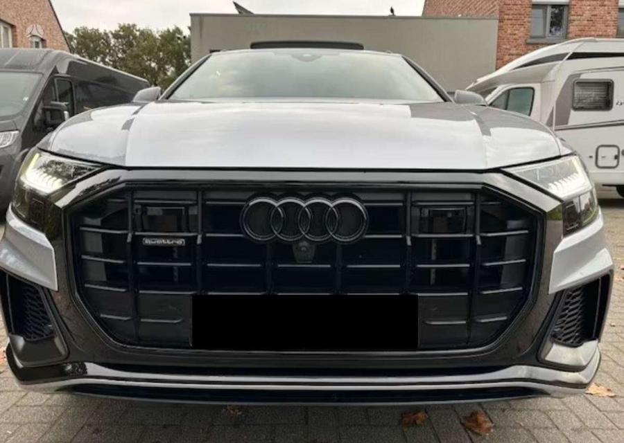 Pelēks Audi Q8 2021 Viļņa, ar dzinēja tilpumu 3.00 L un nobraukumu 150 tūkst. km par 56400 €, foto 4 vietnē AUTOMOTO.COM.LV