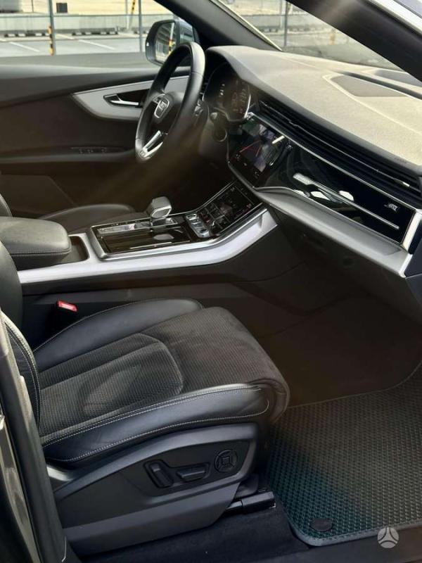Grey Audi Q8 2021 in Vilnius, with an engine capacity of 3.00 L and mileage of 152 thousand km for 48500 €, photo 8 on AUTOMOTO.COM.LV