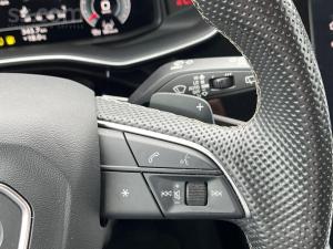 Pelēks Audi Q8 2021 Rīga, ar dzinēja tilpumu 3.00 L un nobraukumu 159 tūkst. km par 46700 €, foto 19 vietnē AUTOMOTO.COM.LV