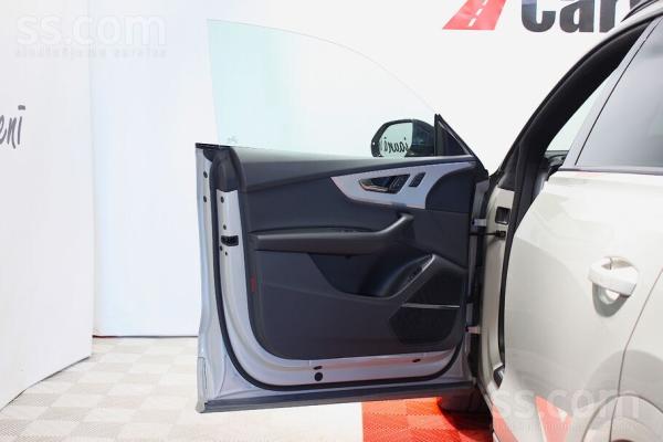 Grey Audi Q8 2022 in Riga, with an engine capacity of 3.00 L and mileage of 66 thousand km for 72000 €, photo 7 on AUTOMOTO.COM.LV