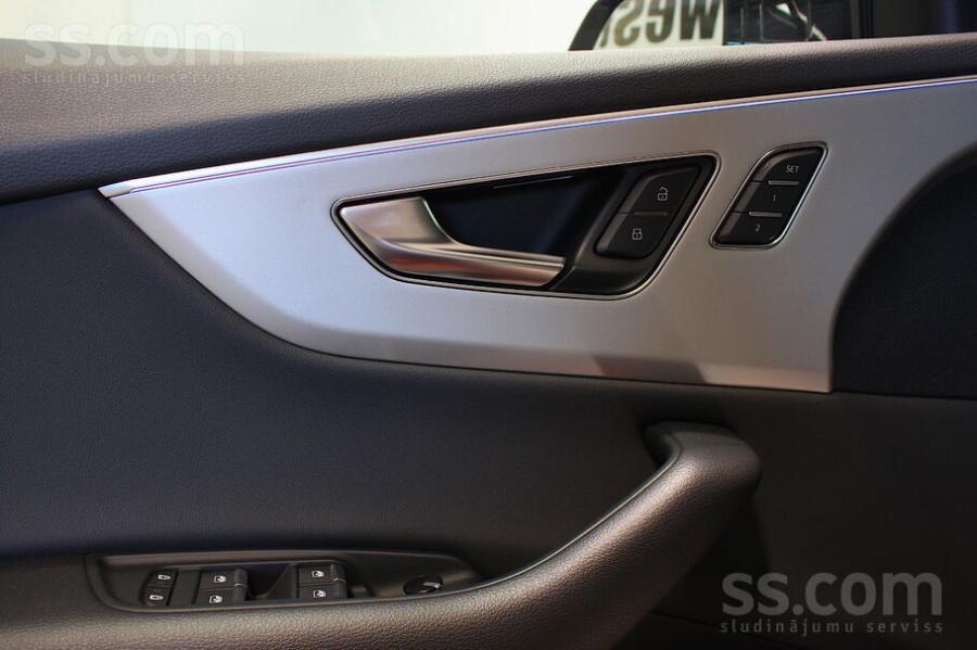 Grey Audi Q8 2022 in Riga, with an engine capacity of 3.00 L and mileage of 66 thousand km for 72000 €, photo 10 on AUTOMOTO.COM.LV