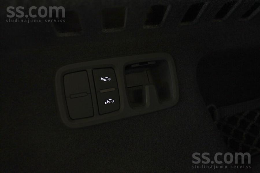 Grey Audi Q8 2022 in Riga, with an engine capacity of 3.00 L and mileage of 66 thousand km for 72000 €, photo 30 on AUTOMOTO.COM.LV