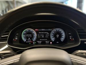 Pelēks Audi Q8 2022 Rīga, ar dzinēja tilpumu 3.00 L un nobraukumu 186 tūkst. km par 47990 €, foto 12 vietnē AUTOMOTO.COM.LV