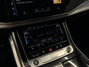 Pelēks Audi Q8 2022 Rīga, ar dzinēja tilpumu 3.00 L un nobraukumu 186 tūkst. km par 47990 €, foto 13 vietnē AUTOMOTO.COM.LV