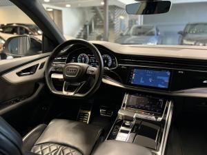Pelēks Audi Q8 2022 Rīga, ar dzinēja tilpumu 3.00 L un nobraukumu 186 tūkst. km par 47990 €, foto 18 vietnē AUTOMOTO.COM.LV