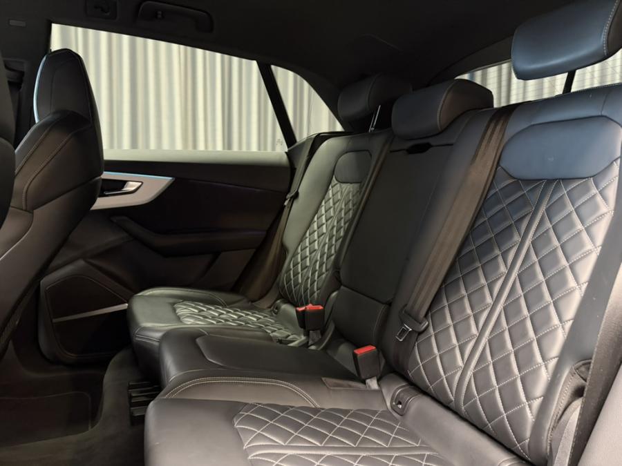 Pelēks Audi Q8 2022 Rīga, ar dzinēja tilpumu 3.00 L un nobraukumu 186 tūkst. km par 47990 €, foto 21 vietnē AUTOMOTO.COM.LV