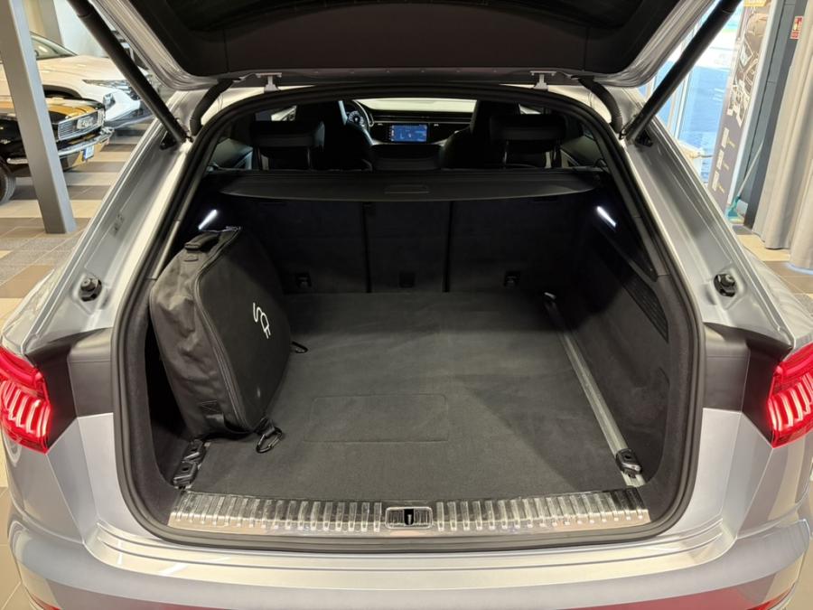 Pelēks Audi Q8 2022 Rīga, ar dzinēja tilpumu 3.00 L un nobraukumu 186 tūkst. km par 47990 €, foto 23 vietnē AUTOMOTO.COM.LV
