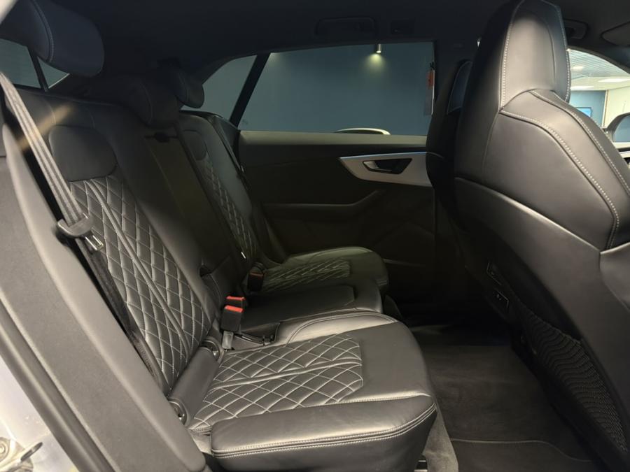 Pelēks Audi Q8 2022 Rīga, ar dzinēja tilpumu 3.00 L un nobraukumu 186 tūkst. km par 47990 €, foto 25 vietnē AUTOMOTO.COM.LV